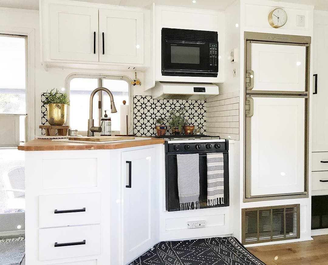 50+ Tiny Kitchen Ideas – VivyNest