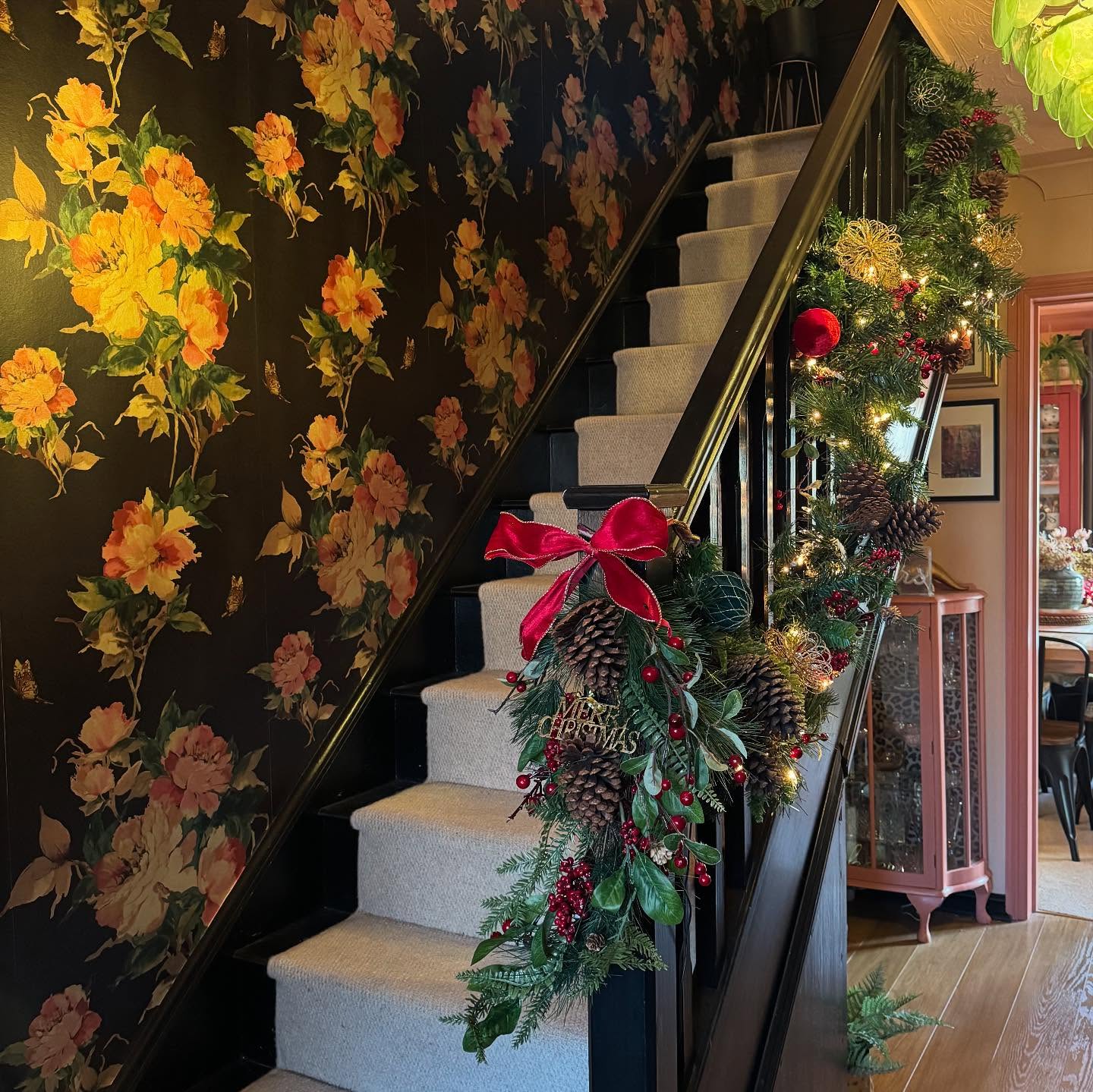 25 Christmas Hallway Decoration – VivyNest